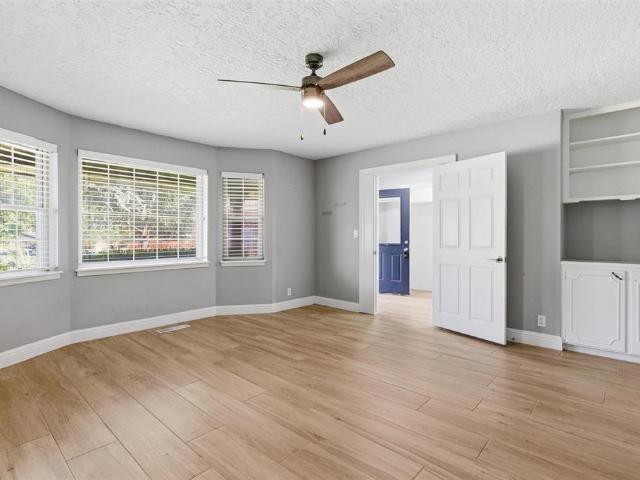 1637 Pecan Avenue