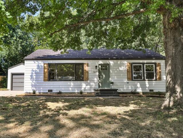 1637 S Broadway Ave, Springfield, MO 65807