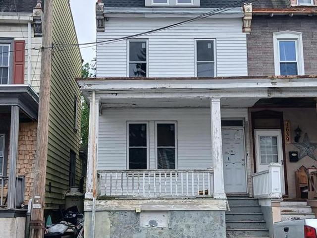 1637 W Norwegian Street