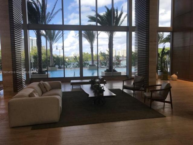 16385 Biscayne Blvd #1806, North Miami Beach, FL 33160