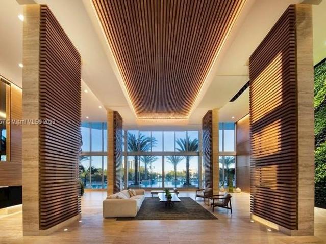 16385 Biscayne Blvd #1820, North Miami Beach, FL 33160