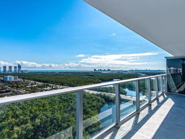 16385 Biscayne Blvd 2518, North Miami Beach, FL
