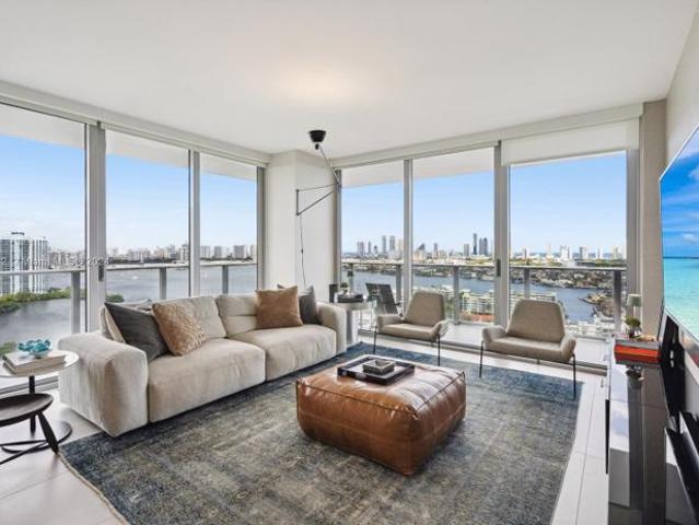 16385 Biscayne Blvd #2215, North Miami, FL 33160