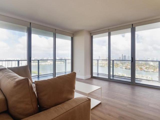 16385 Biscayne Blvd #3107 North Miami Beach, FL 33160