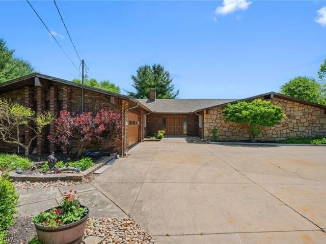 16385 Messenger Rd, Chagrin Falls, OH 44023