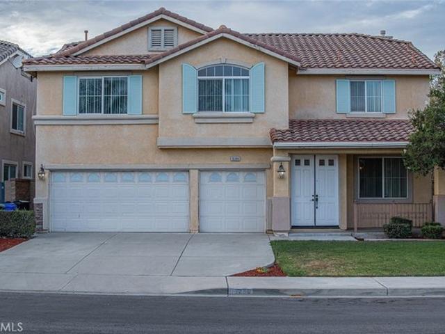 16386 Los Coyotes St, Fontana, CA 92336