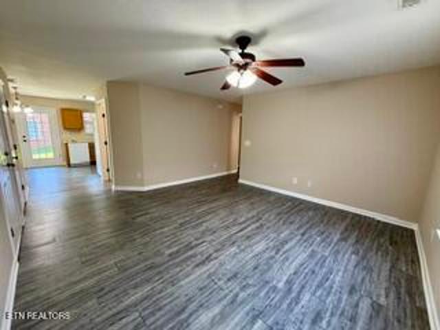 1638 Maple View Way