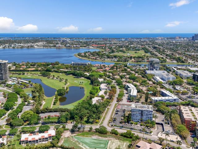1638 Embassy Dr, Unit 208, West Palm Beach, FL 33401 | MLS #B26007