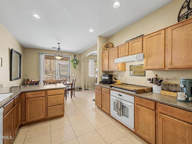 1638 w cottonwood lane