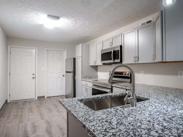 1638 West Kentucky Street 3 Bedroom Apartment for Rent at 1638 W Kentucky St, Louisville, KY 40210 California