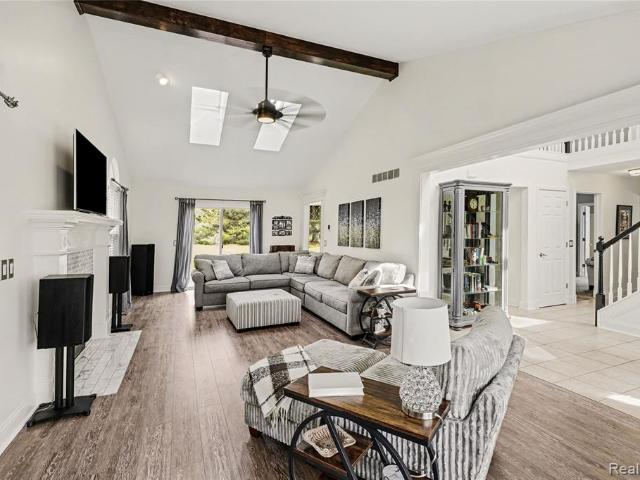 16399 E Horseshoe Trail