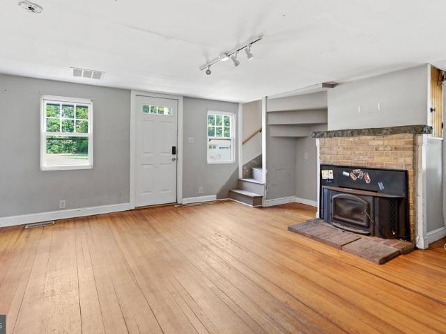 1639 Main Street