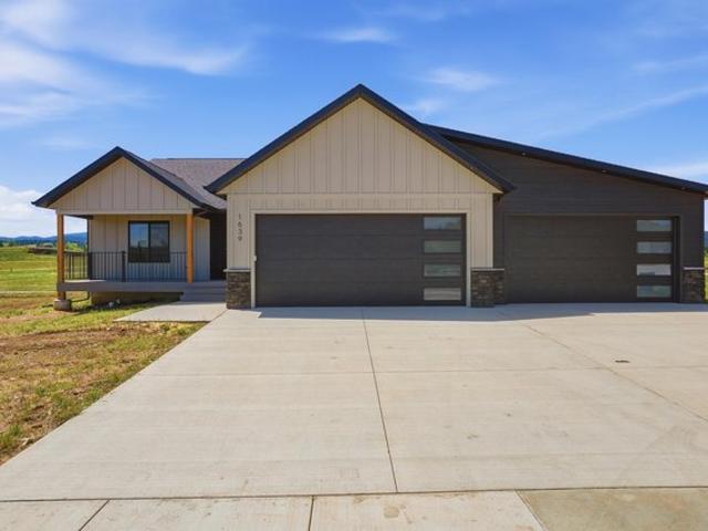 1639 Oak Crest Ct, Spearfish, SD 57783
