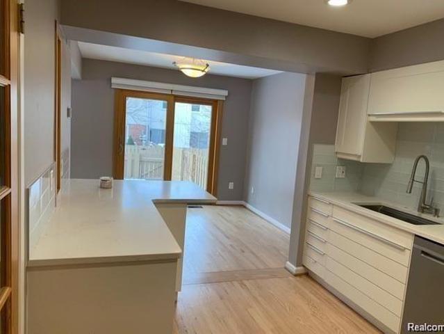 1639 Brentwood Drive