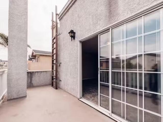 1639 Carlson Ln Houses in Redondo Beach, CA