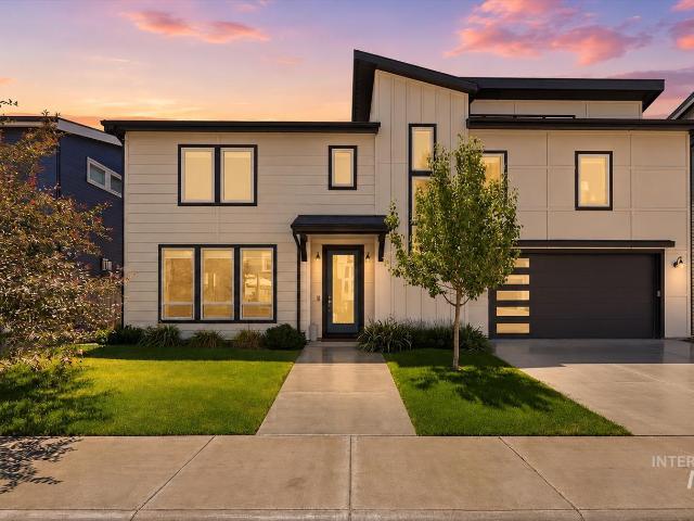 1639 W Cyrus St