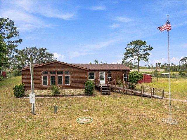16303 Tomahawk St, Hudson, FL 34667