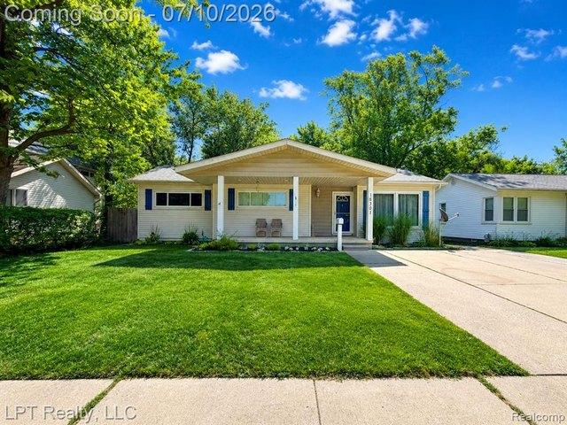 16301 Kennebec St, Southgate, MI 48195