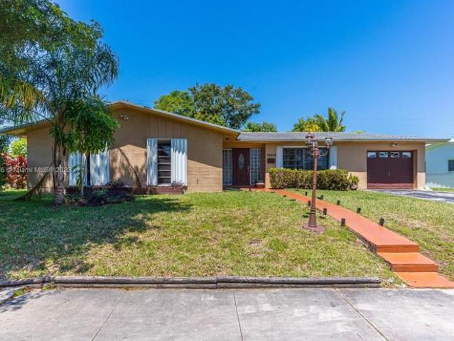 16302 107th Ct SW, Miami, FL 33157