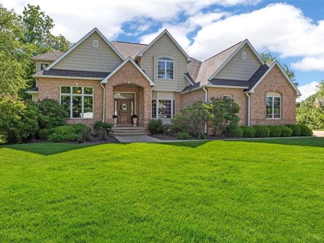 1630 Mackenzie Dr, Cedar Rapids, IA 52411