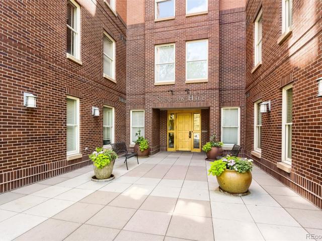 1630 N Clarkson Street # 204