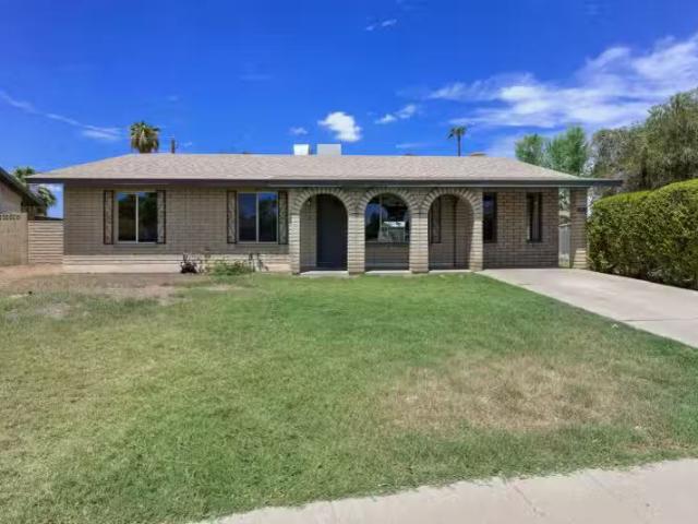 1630 E Gaylon Dr, Tempe, AZ 85282