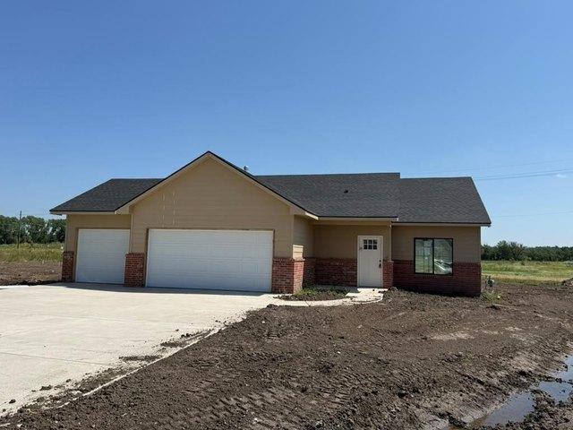 1630 E Midway Ct, Valley Center, KS 67147
