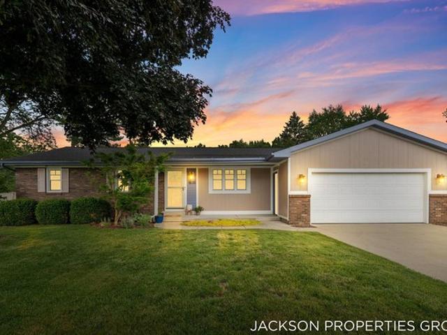 1630 Forest Hill Ave SE, Kentwood, MI 49546