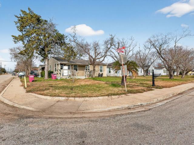 1630 W 6th St, Freeport, TX 77541 | MLS #1941 | Compass
