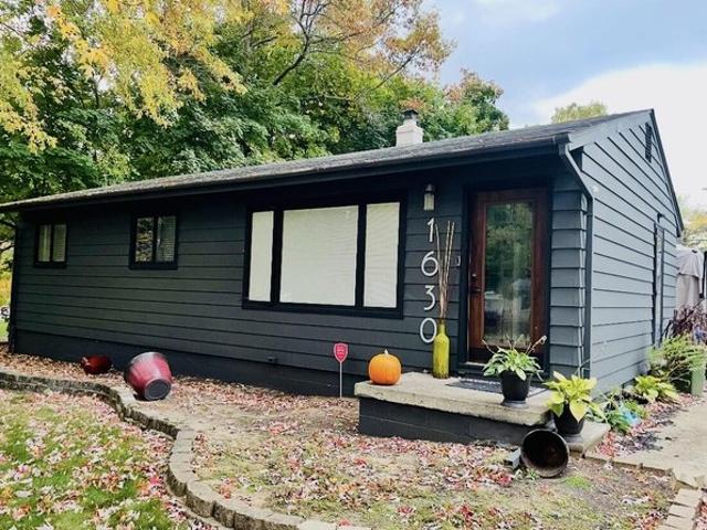 1630 Weymouth St, West Bloomfield, MI 48324