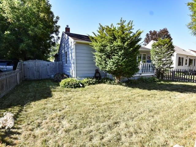 1630 11th Ave S, Fargo, ND 58103