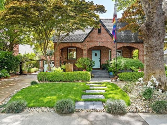1630 11th Ave, Sacramento, CA 95818