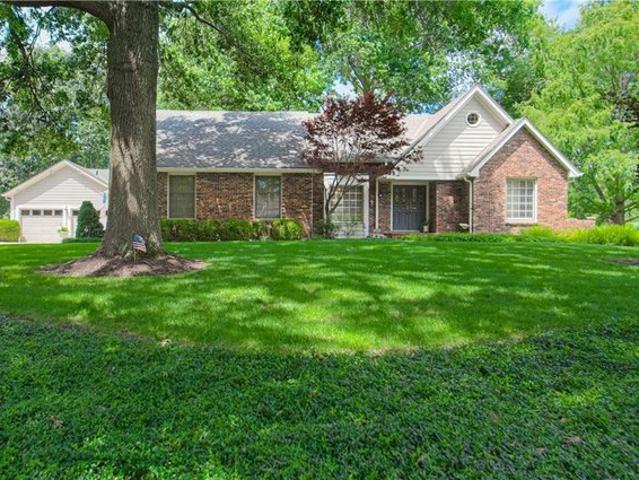 16316 Glenwood St, Stilwell, KS 66085