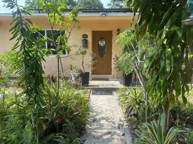 1631 NE 157th Ter, North Miami Beach, FL 33162