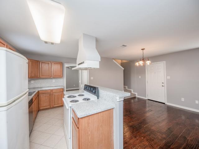 1631 Dove Run