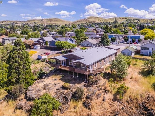 1631 E 9th St, The Dalles, OR 97058