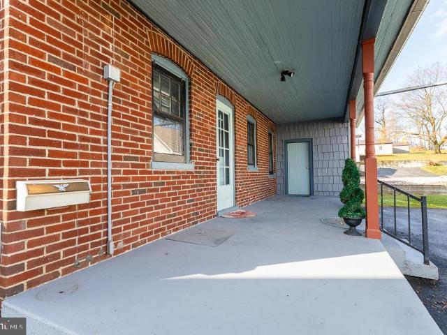 1631 E Buchanan Trail East E