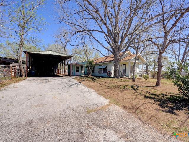 1631 E Fannin St, Luling, TX 78648 | MLS #608112 | Compass