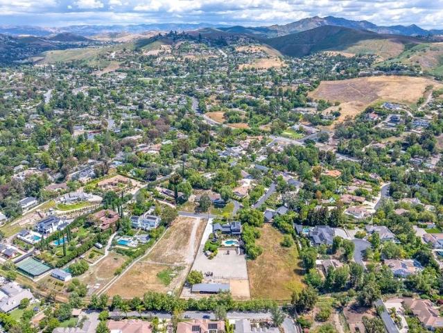 1631 Hauser Cir