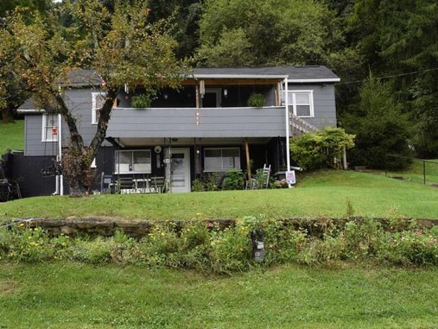 1631 Junkins Ave, Clarksburg, WV 26301