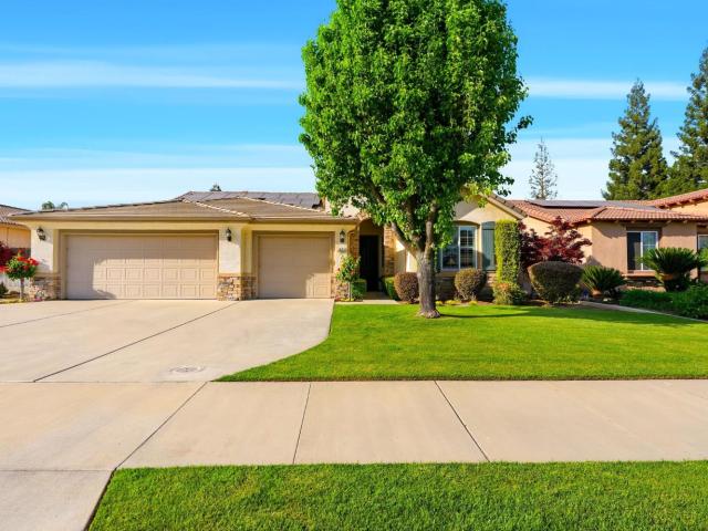1631 Kamm Ave, Kingsburg, CA 93631 | MLS #646171 | Compass
