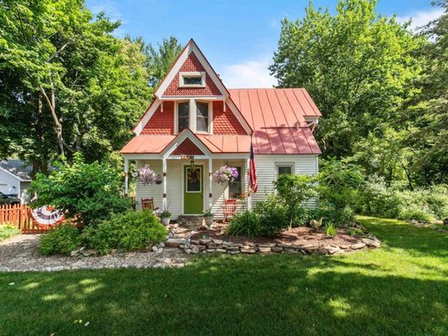 1631 Royalton St, Waupaca, WI 54981