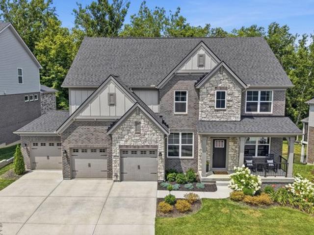 1631 Stone Crest Dr, Hebron, KY 41048