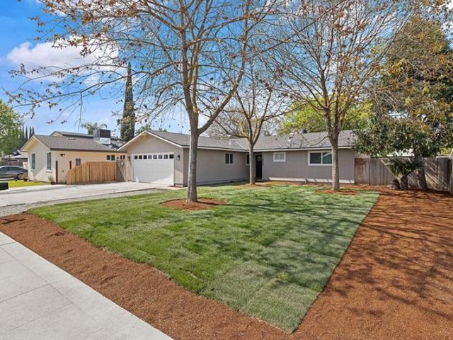 1631 S Michael Ct, Visalia, CA 93292