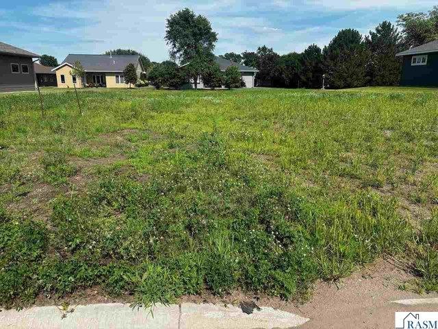 1631 Windsor Ln, Saint Peter, MN 56082