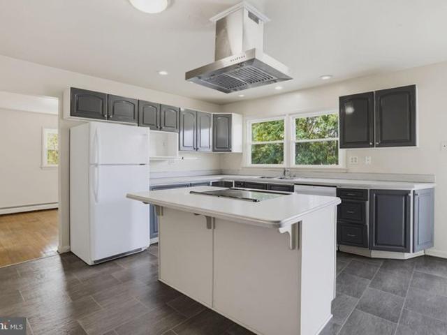 16320 Point Lookout Rd, Saint Marys City, MD 20686