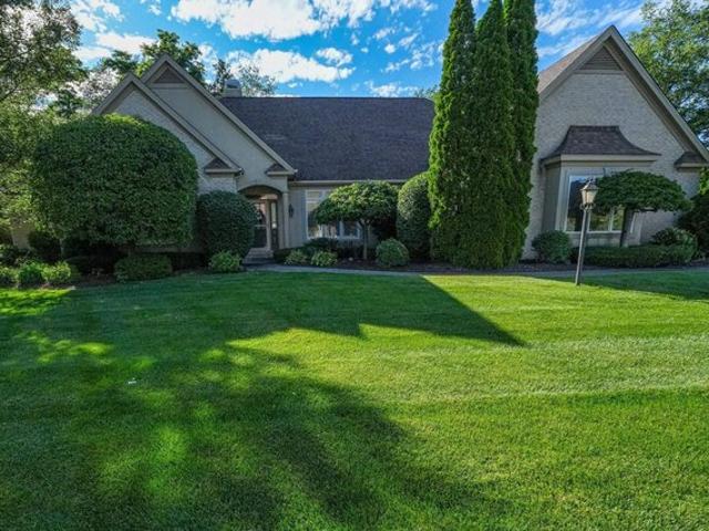 16329 Old Bayou Rd, Granger, IN 46530