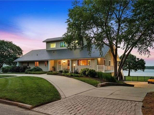 1632 Bay Point Dr, Virginia Beach, VA 23454
