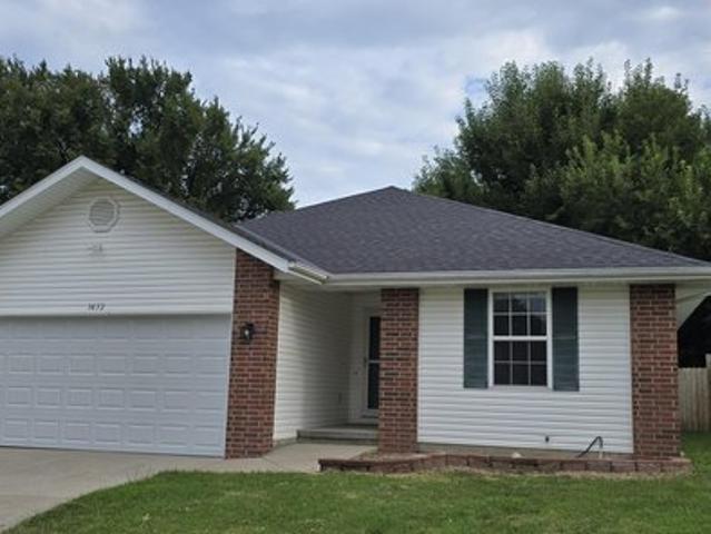 1632 E Adams St, Springfield, MO 65803