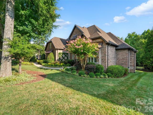 1632 Lookout Circle
